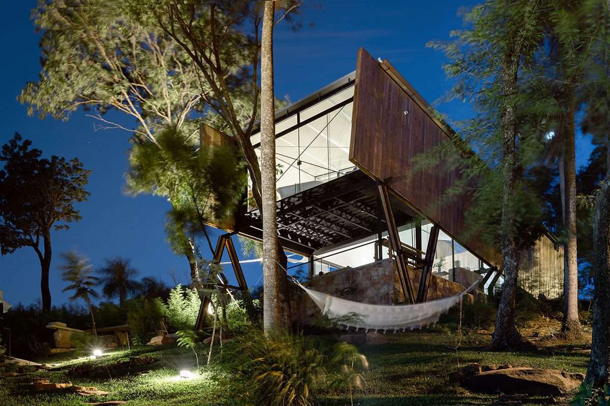 Keche House a house shaped like a binocular in Paraguay