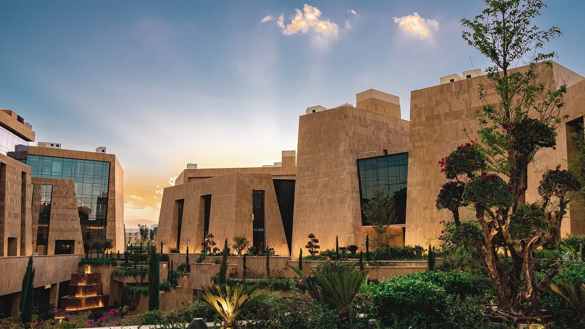 Secrets of beauty in the Salmanian style: a journey into the depth of ...