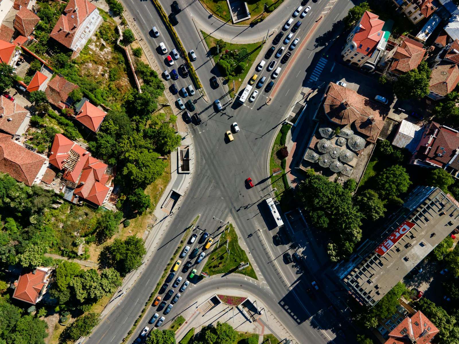 Cities Shaped by Wheels: The Influence of Cars on Urban Planning and ...