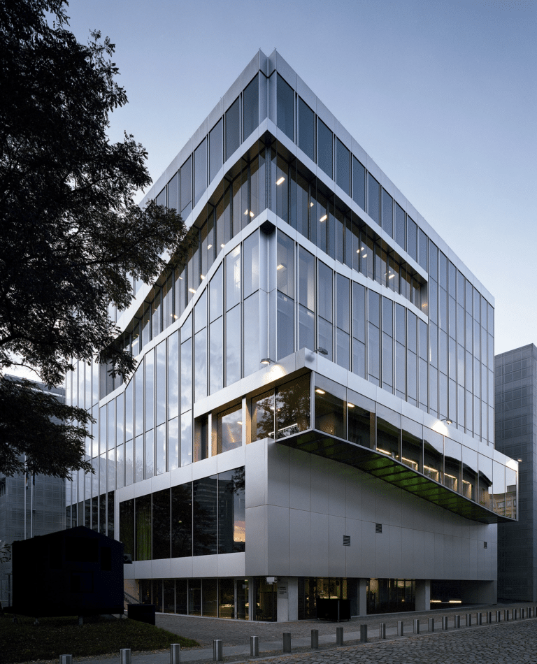 Political Architecture: Designing Embassies and the Protocol of ...
