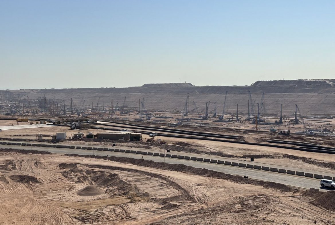 Transforming the design into reality in the "The Line" project