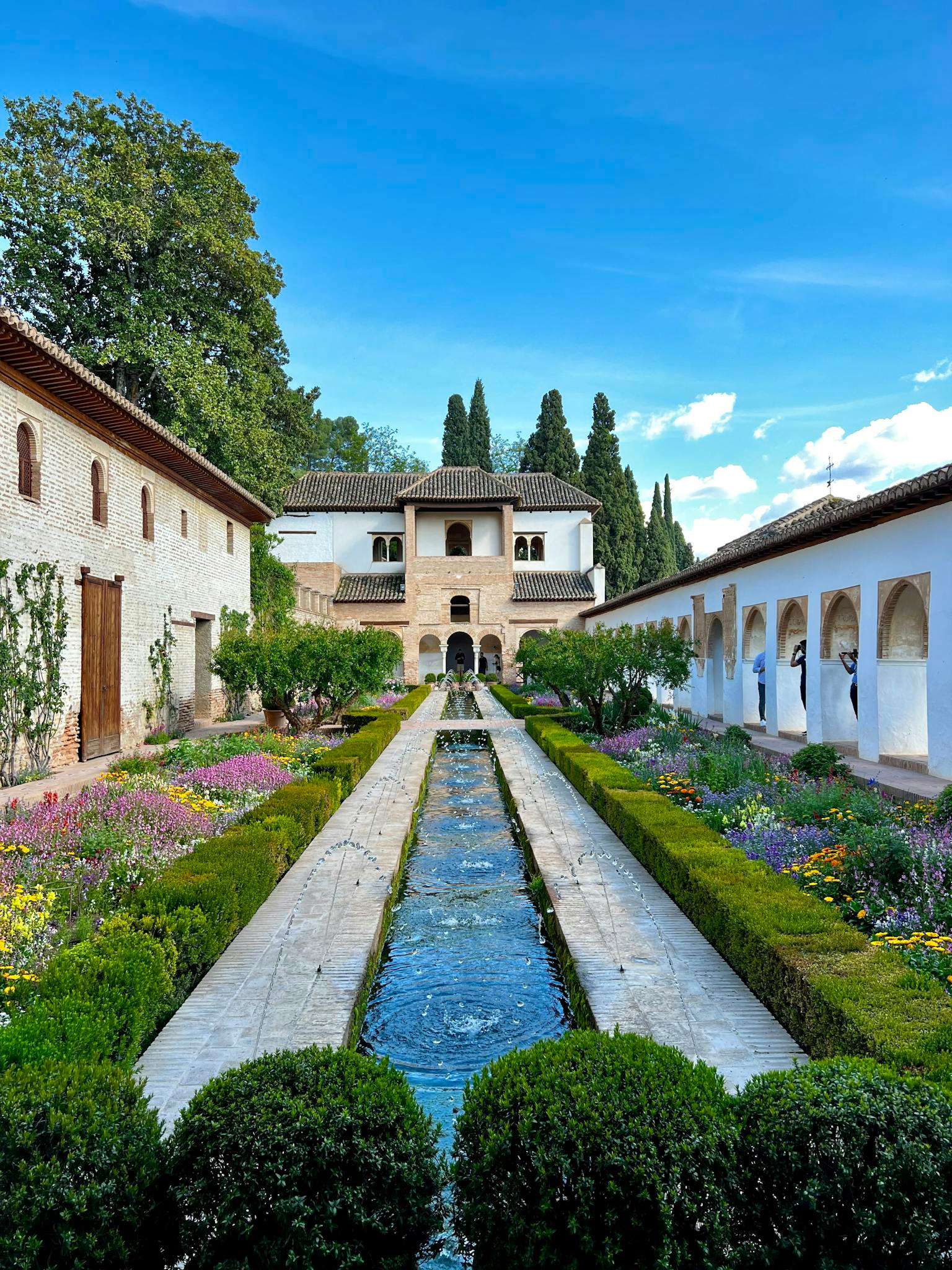 The Alhambra in Spain: A Majestic Islamic Architectural Marvel | ArchUp
