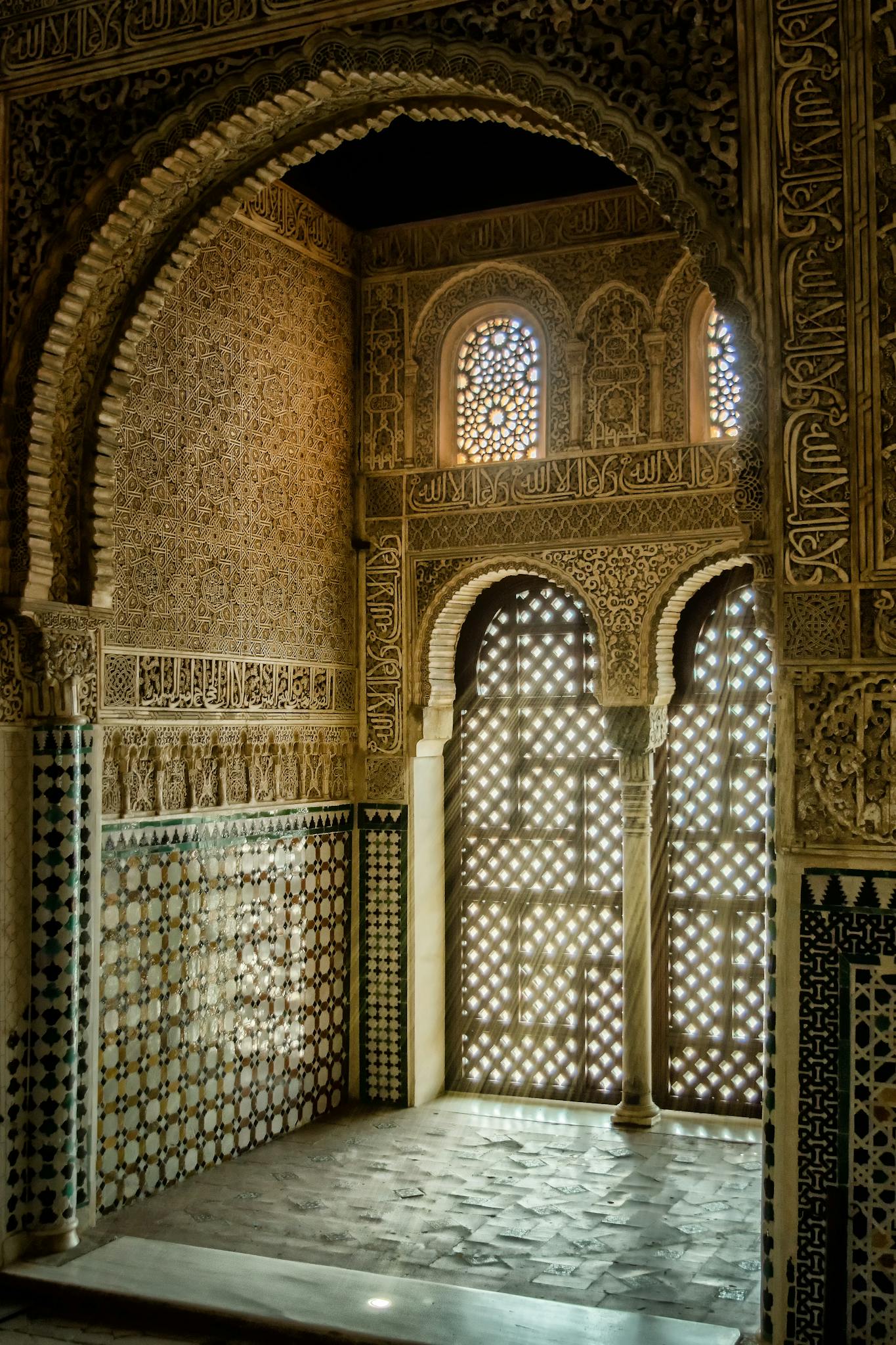 The Alhambra in Spain: A Majestic Islamic Architectural Marvel | ArchUp