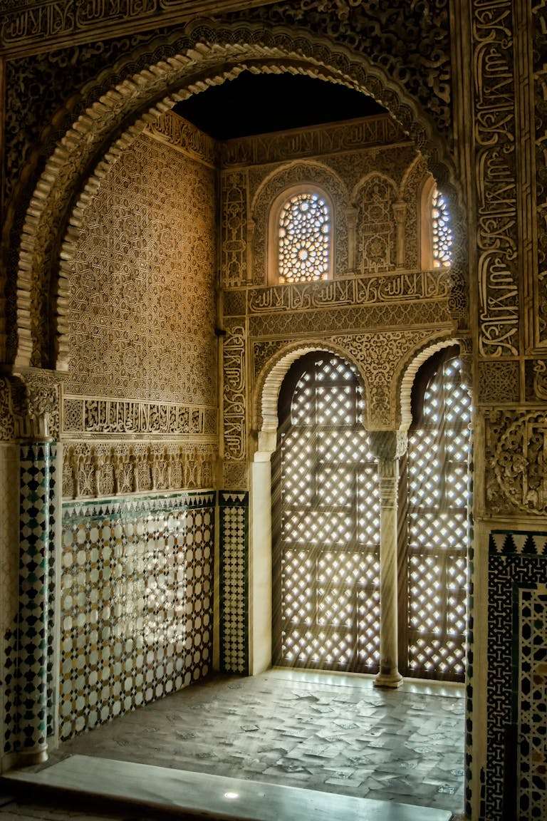 The Alhambra in Spain: A Majestic Islamic Architectural Marvel | ArchUp