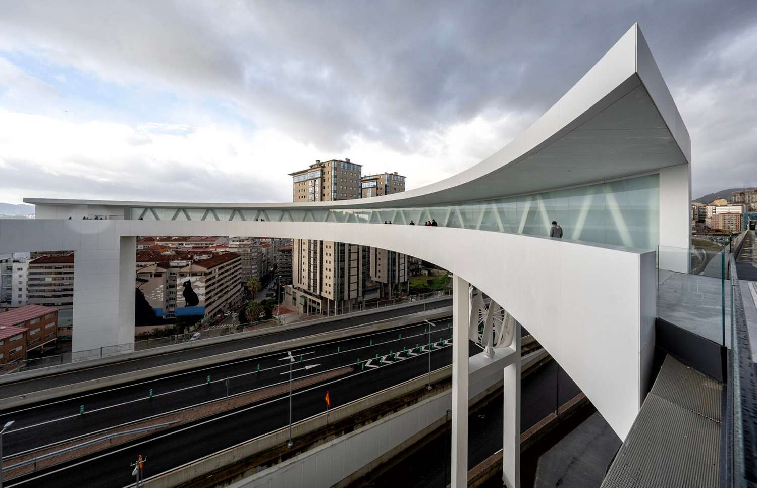 Circular Bridge in Vigo: A Modern Urban Marvel