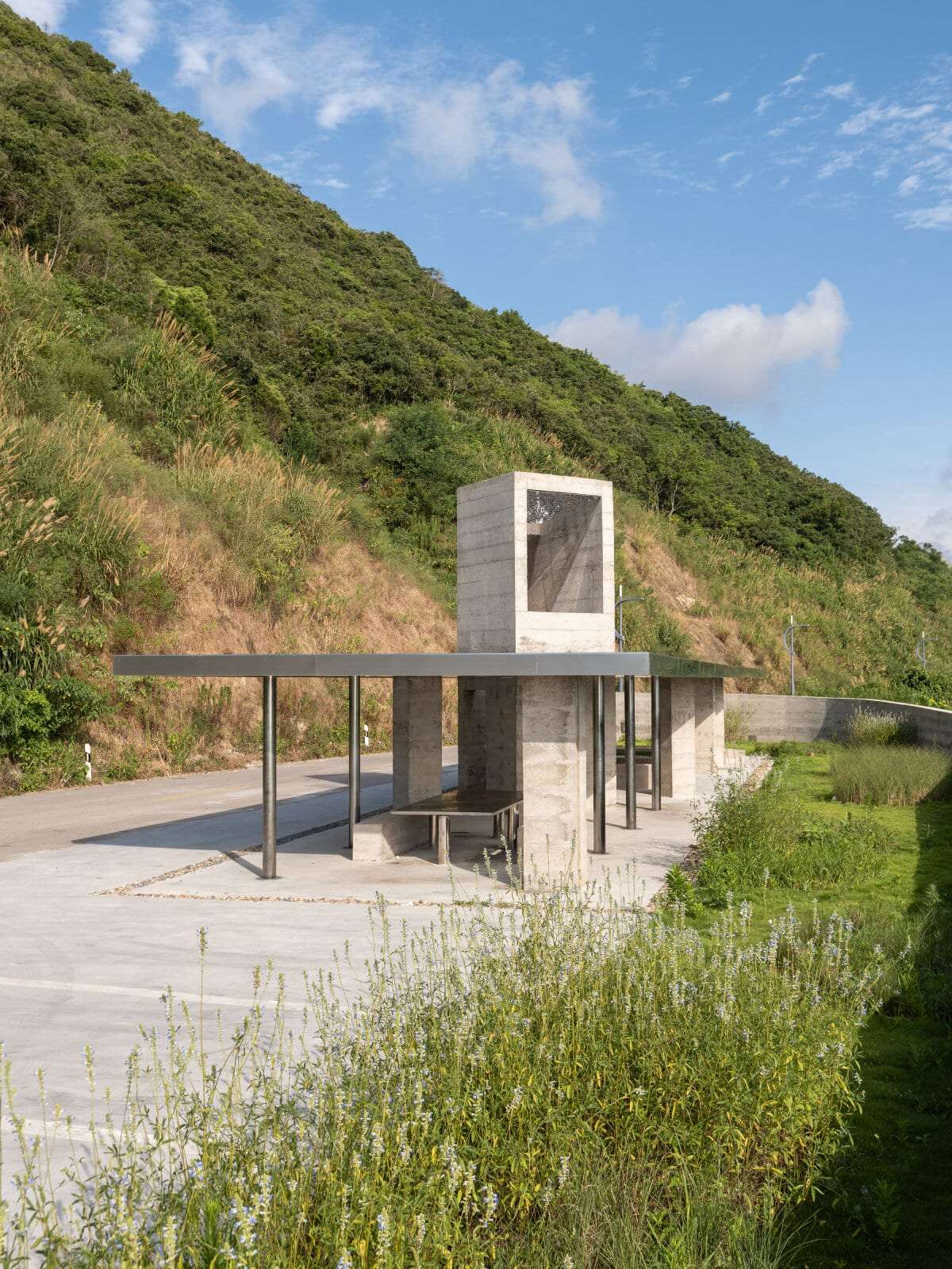 Highway Rest Stop Design: Integrating Nature and Space