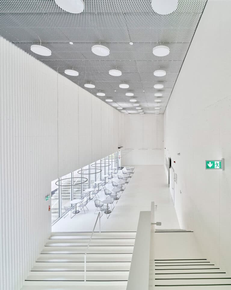 Poland Concert Hall: A Blend of History and Modernity