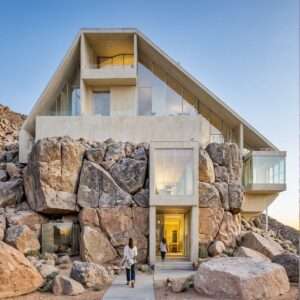Rock-Integrated Homes: Merging Nature and Design