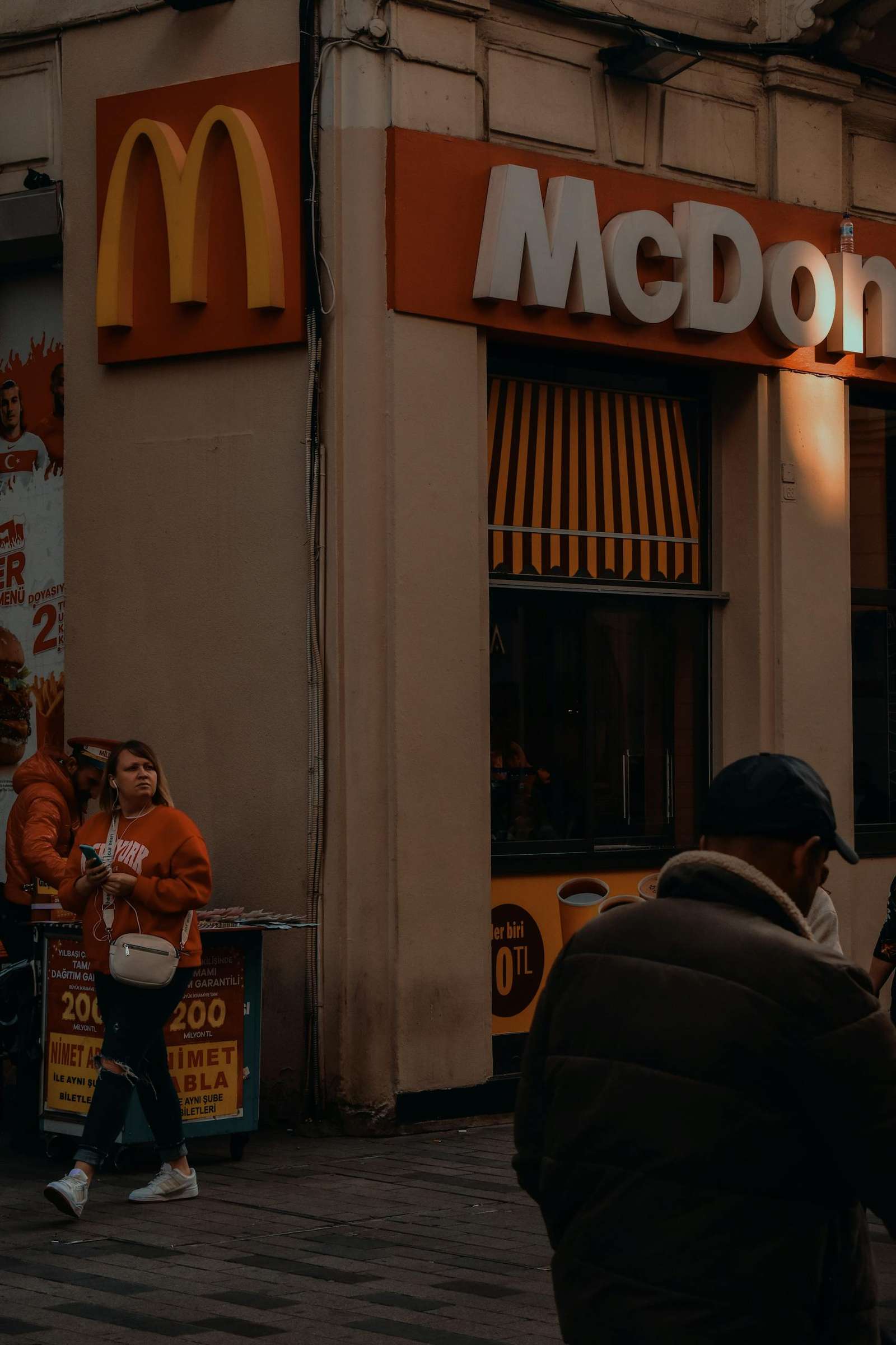 Storefront Signs: A Guide to Urban Identity | ArchUp
