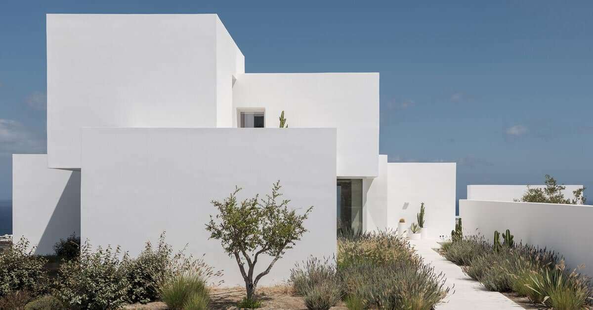 White Plaster Volumes Form Kapsimalis Architects' Home in Oia | ArchUp