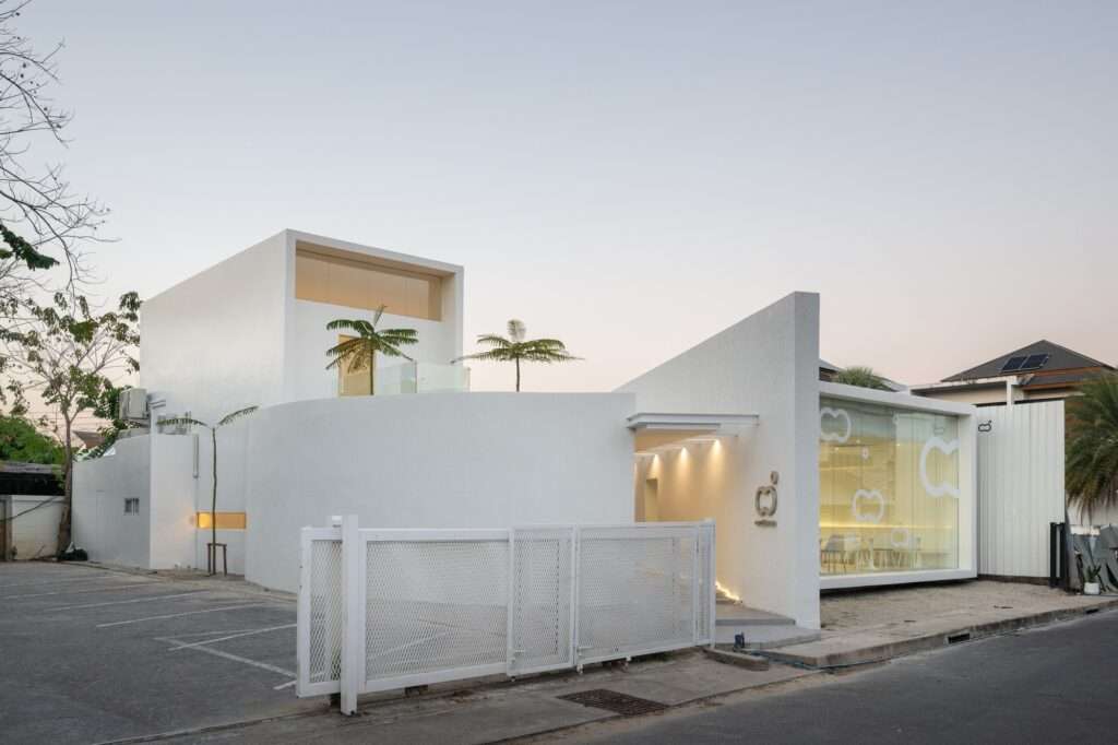 Healthy Café & Restaurant: Geometry and Nature in Architecture